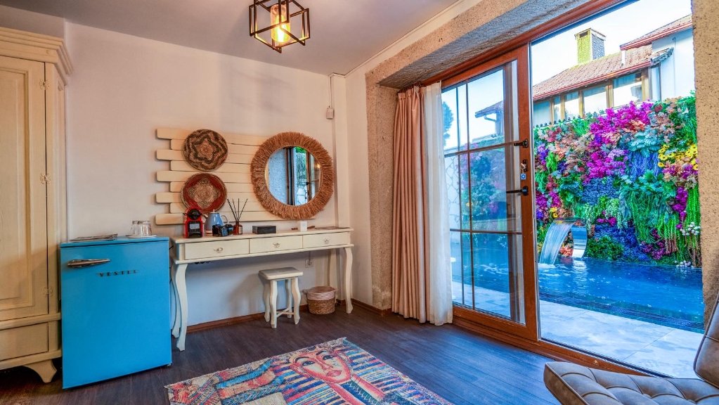 Lulu İnn Çeşme - Jolly