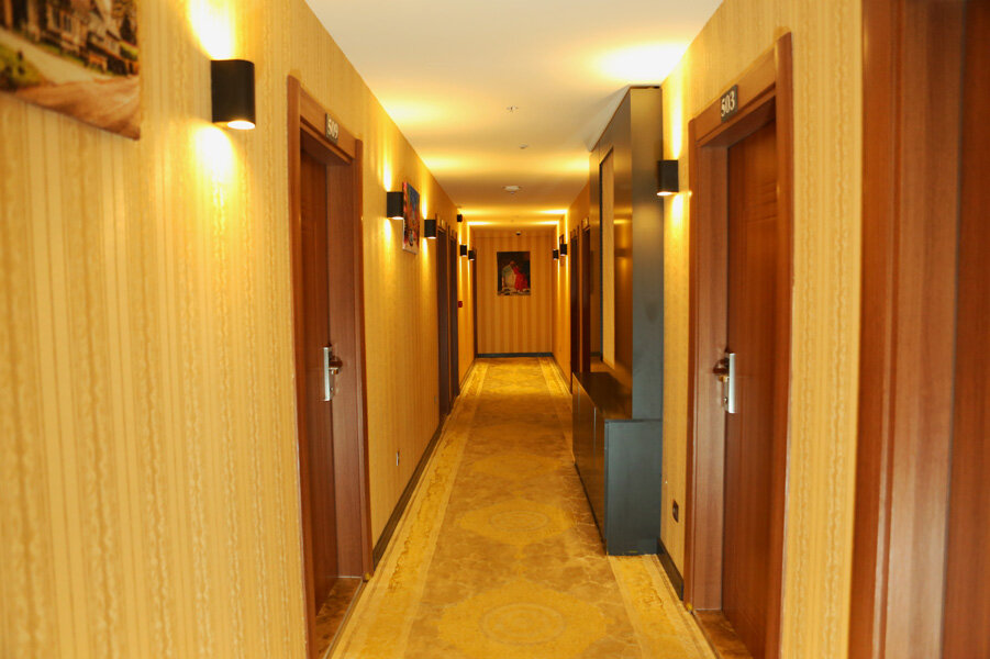 Bianca Hotel Van | Jolly