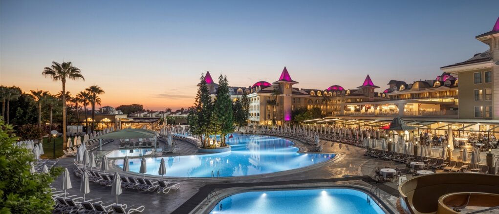 Side Star Resort | Jolly
