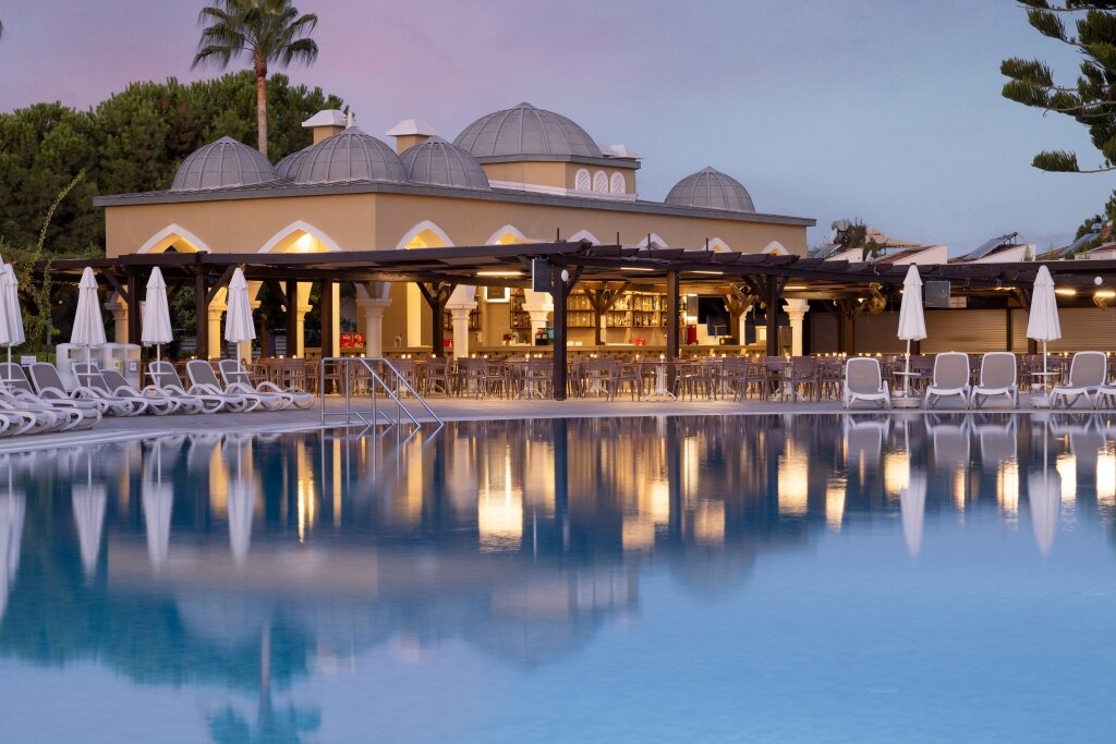 Side Star Resort | Jolly