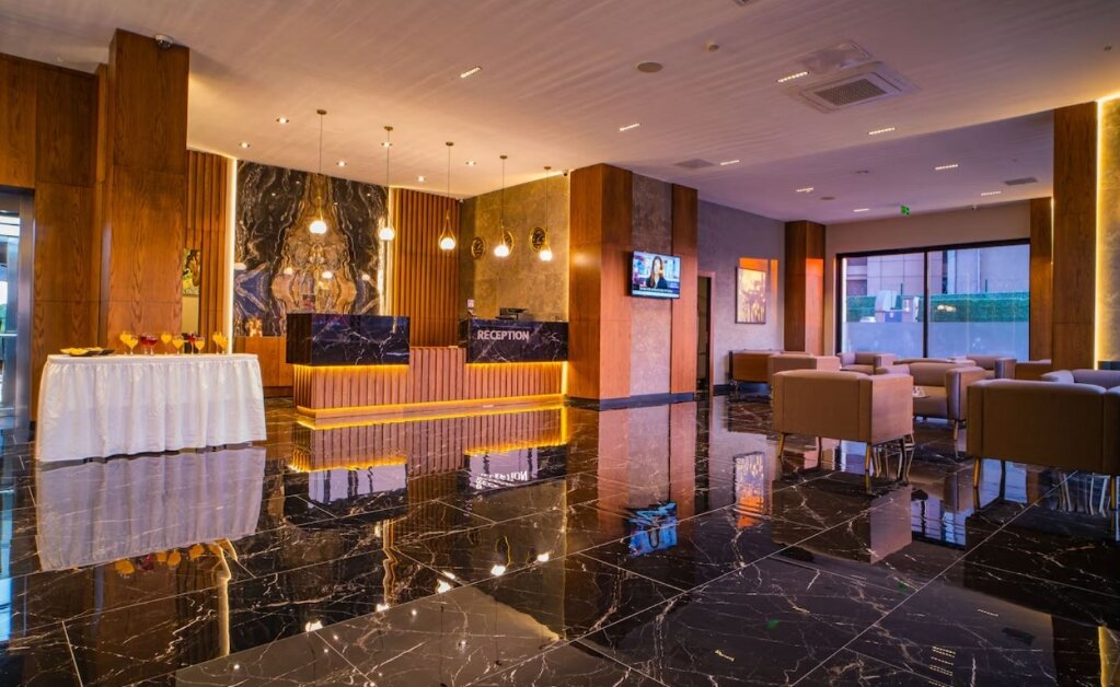 Mayi Hotel | Jolly