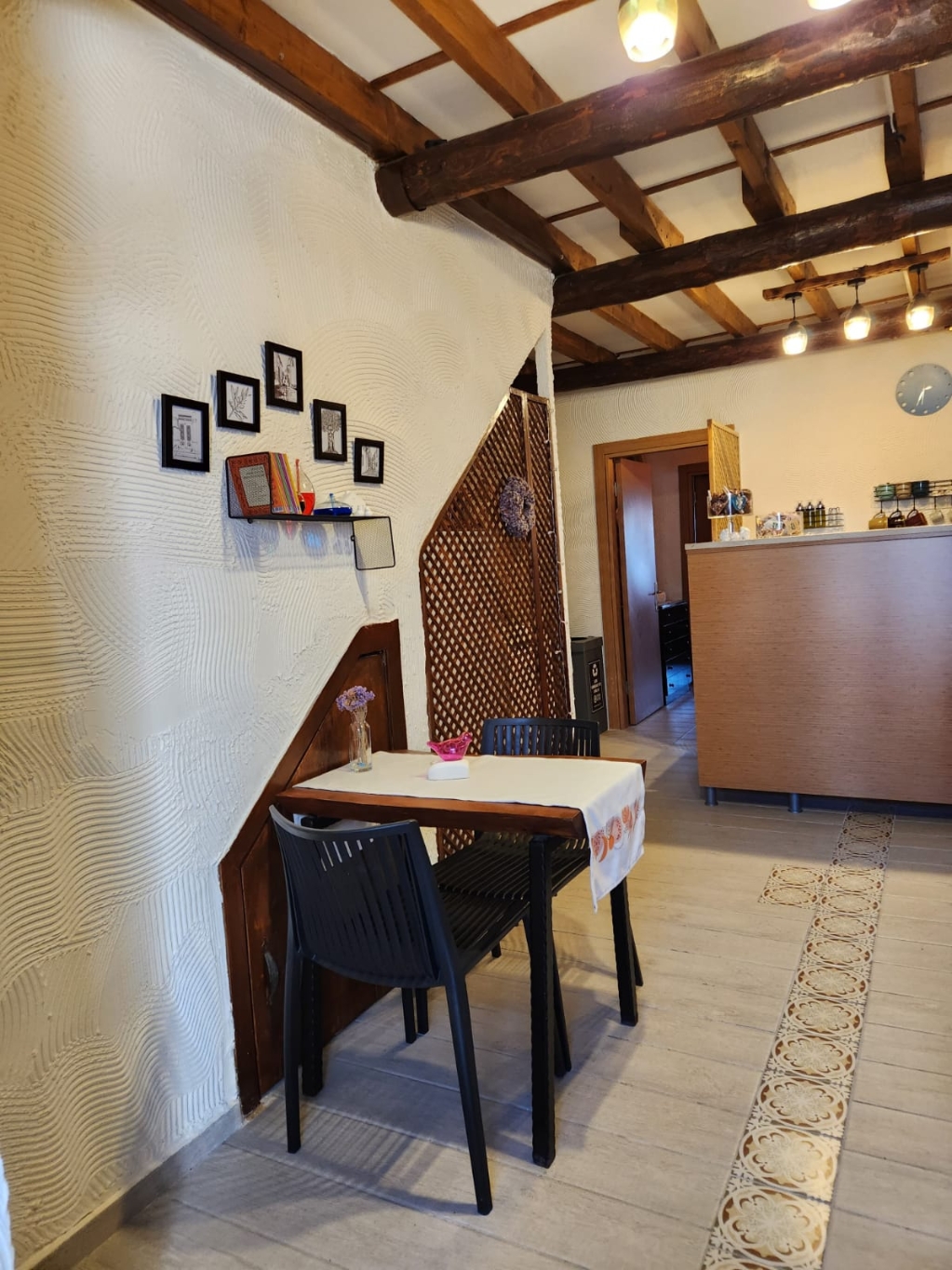 Azra Konukevi | Jolly