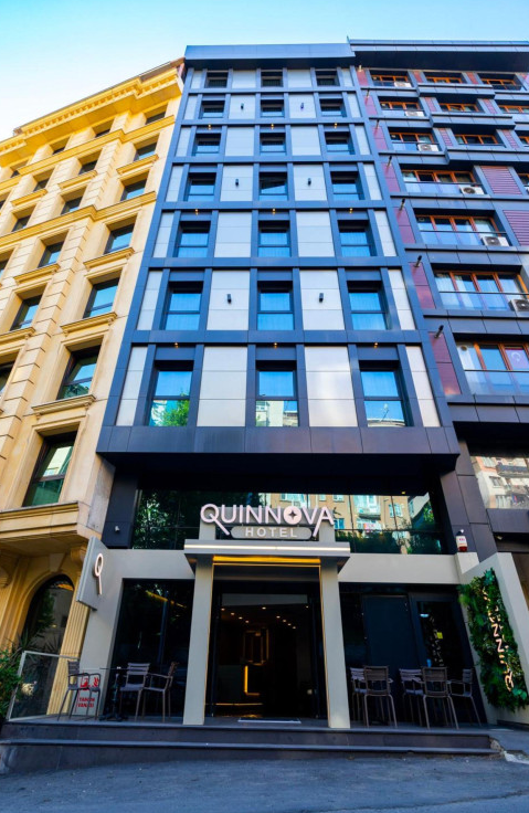 Quinnova Hotel | Jolly