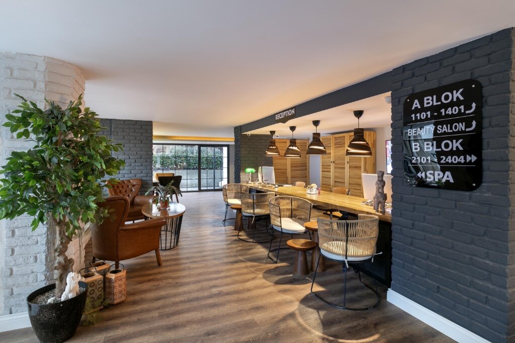 Azuu Hotel | Jolly
