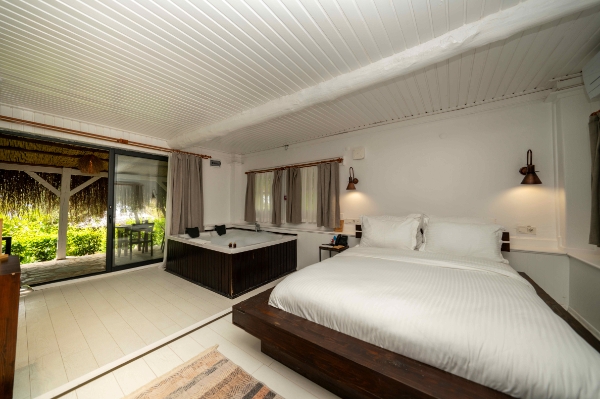 Lov Faralya +16 | Jolly